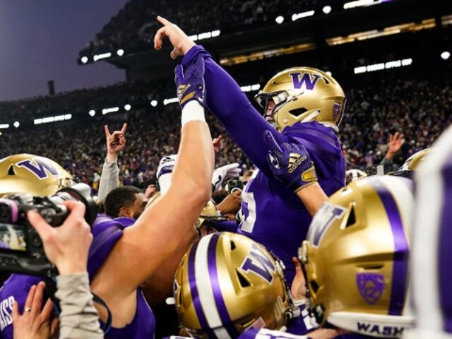 WATCH: Washington Gives Their Kicker a Scholarship After Game-Winning ...